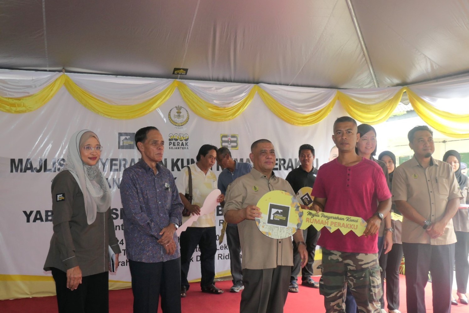 Lembaga Perumahan dan Hartanah Perak (LPHP) - MAJLIS PENYERAHAN KUNCI RUMAH PERAKKU BAGI PROJEK ...